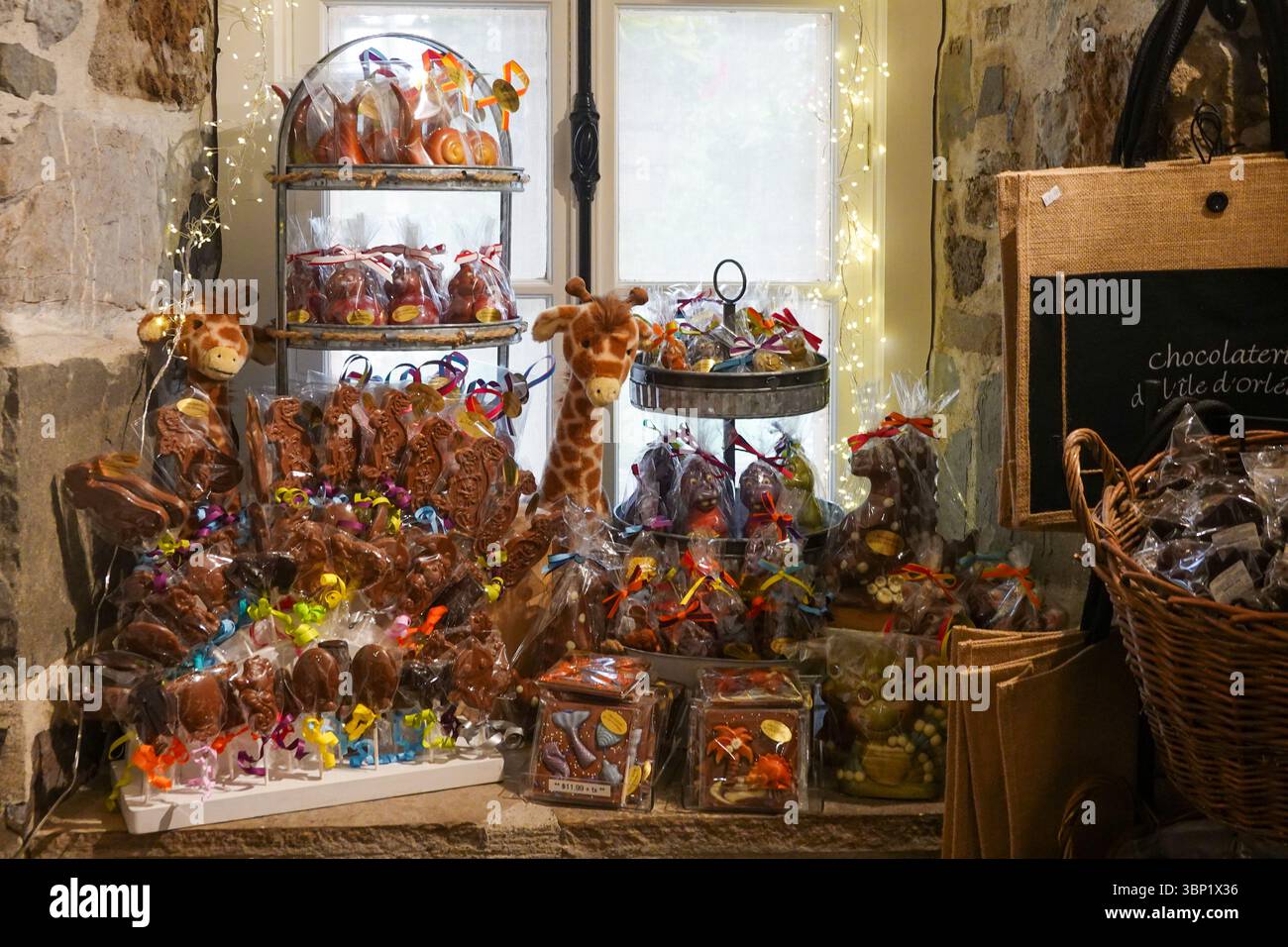 Traditional crafts shop hi-res stock photography and images - Alamy