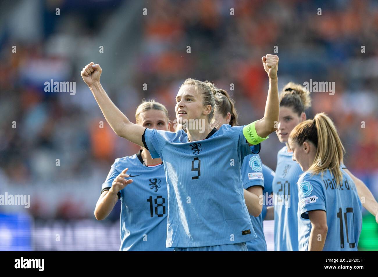 LUZERN- (l-r) Vivianne Miedema of Holland Veerle Buurman of Holland ...