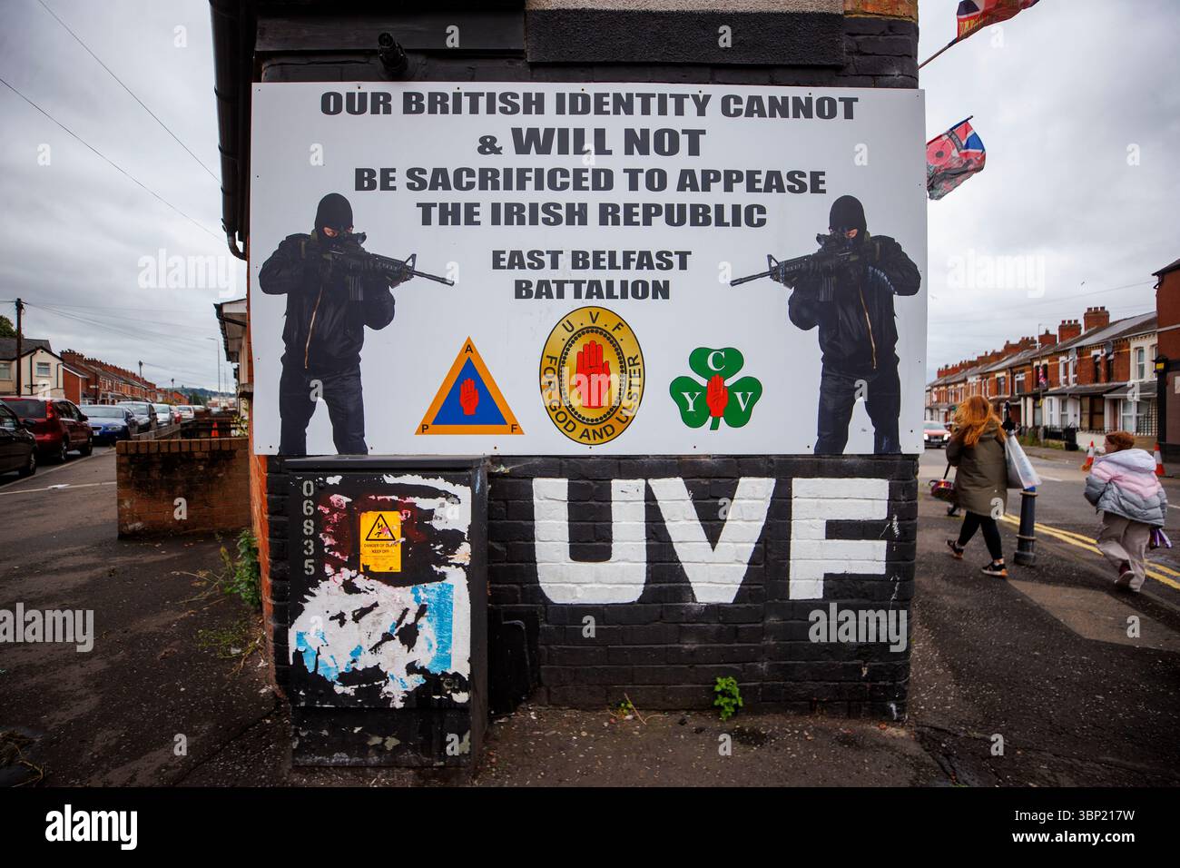 A mural to the Ulster loyalist paramilitary group the Ulster Volunteer ...