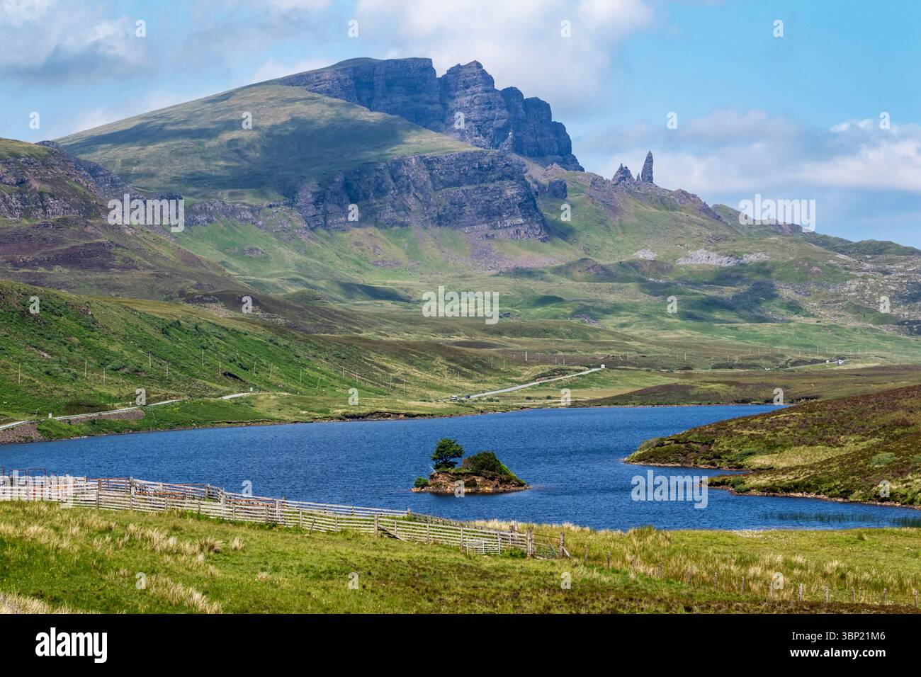 The old Man of Storr and Totternish ridge, Isle of Skye, Scotland, UK ...