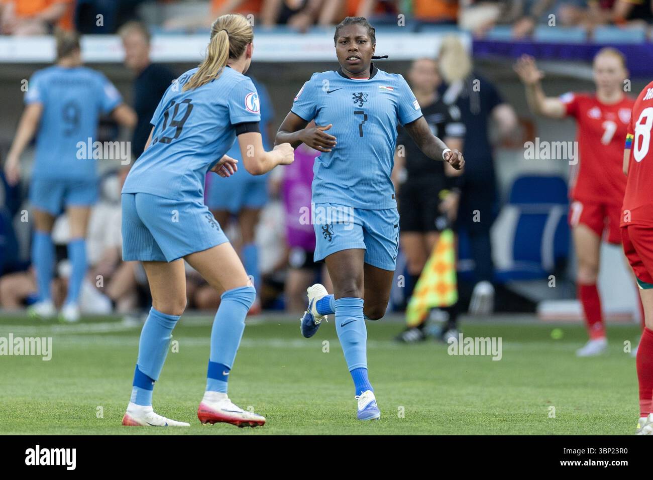 LUZERN- (l-r) Wieke Kaptein of Holland , Lineth Beerensteyn of Holland ...