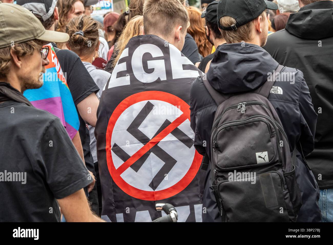 Gegendemonstration gegen Rechtsextremen Aufmarsch, Demo gegen Rechts ...