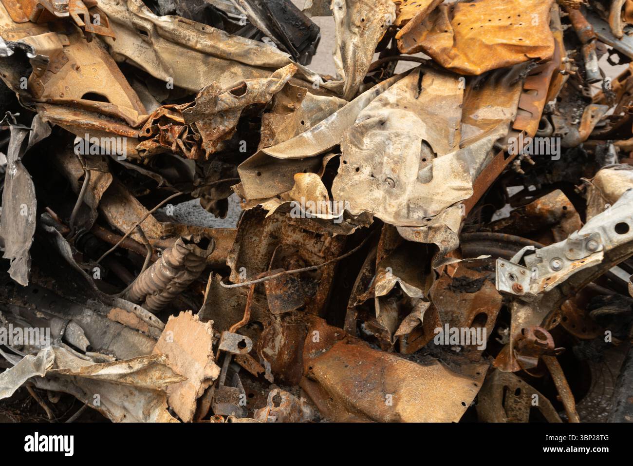 Rusting cars in scrap metal hi-res stock photography and images - Alamy