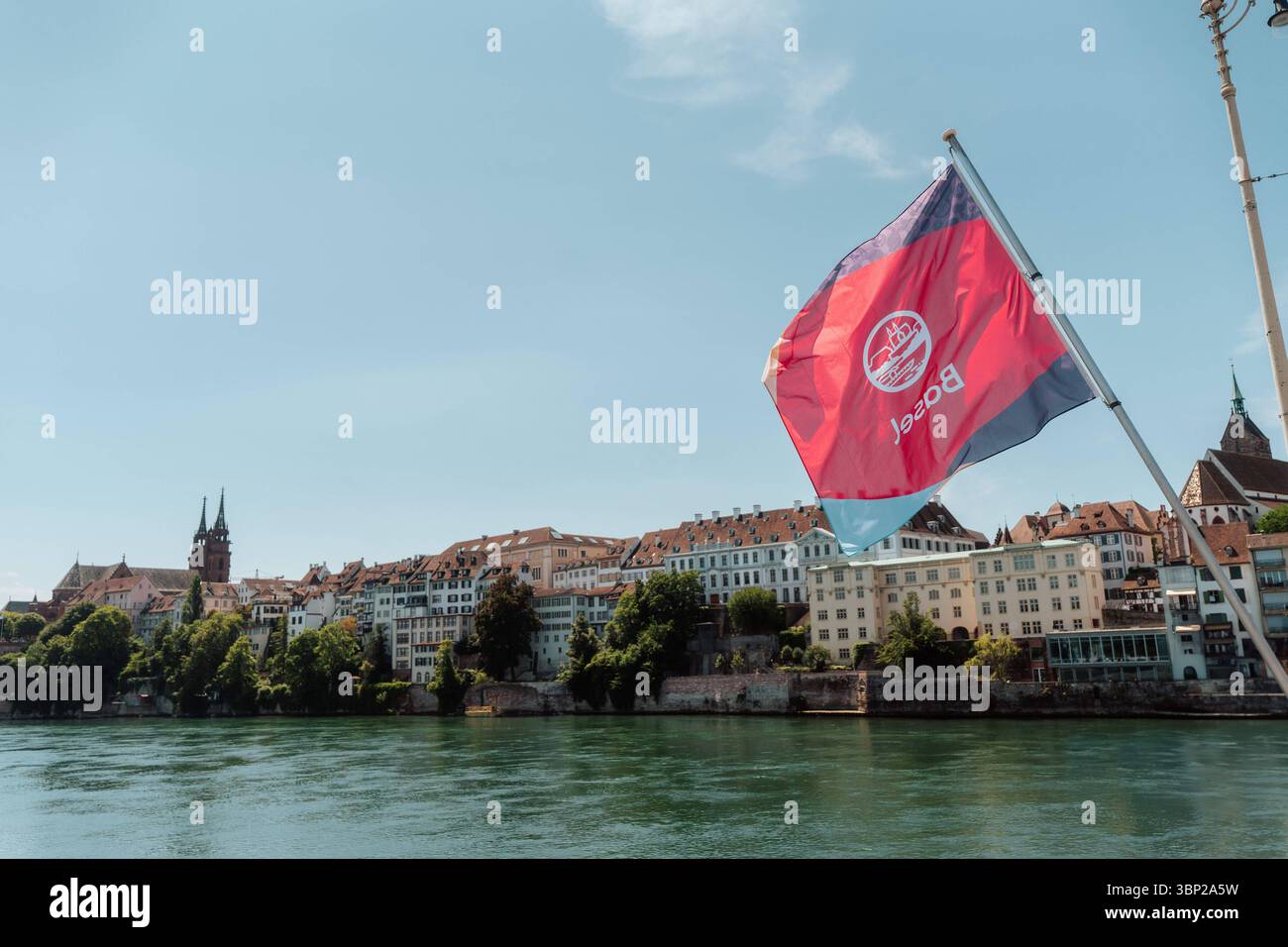 Basel - Schweiz, UEFA Frauen-EM 2025, Host City Ein UEFA Womens Euro 2025 Basel Fahne auf ...