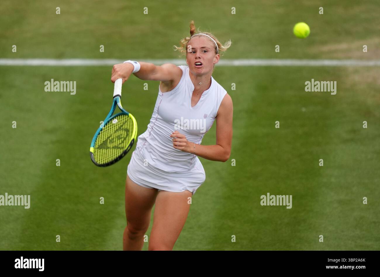 Hollie Smart during her Girls' Singles match against Charo Esquiva ...