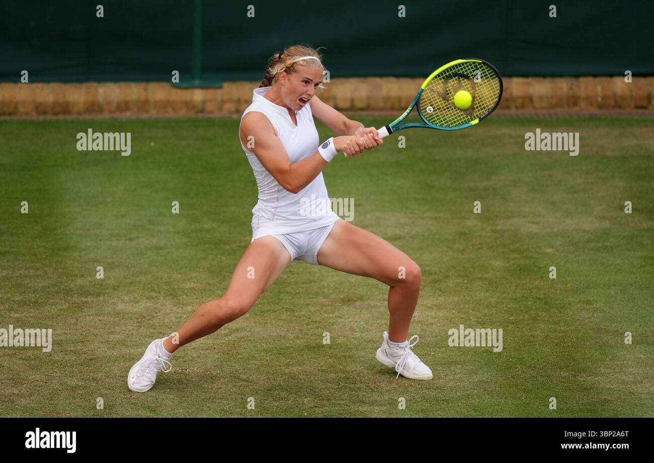 Hollie Smart during her Girls' Singles match against Charo Esquiva ...