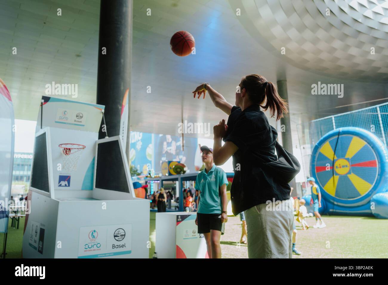 Basketball europameisterschaft der frauen hi-res stock photography and ...