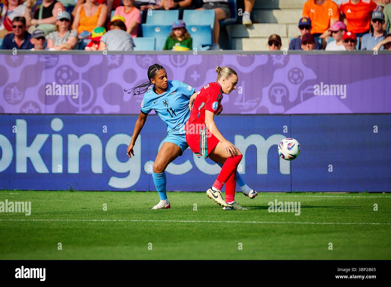 Luzern, Deutschland. 05th July, 2025. Zwei Spieler Josephine Green (6 ...