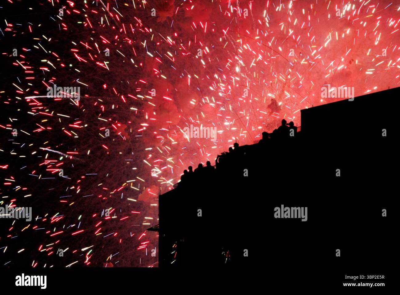 Washington, United States. 04th July, 2025. Spectators watch Fourth of ...