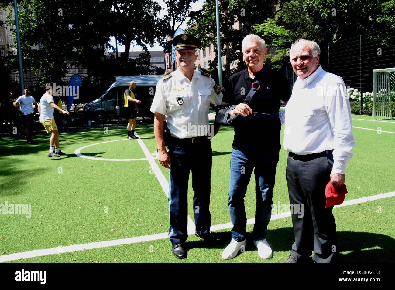 Thomas Hampel Polizeipraesident Dieter Reiter Oberbuergermeister Uli Hoeness FC-Bayern ...