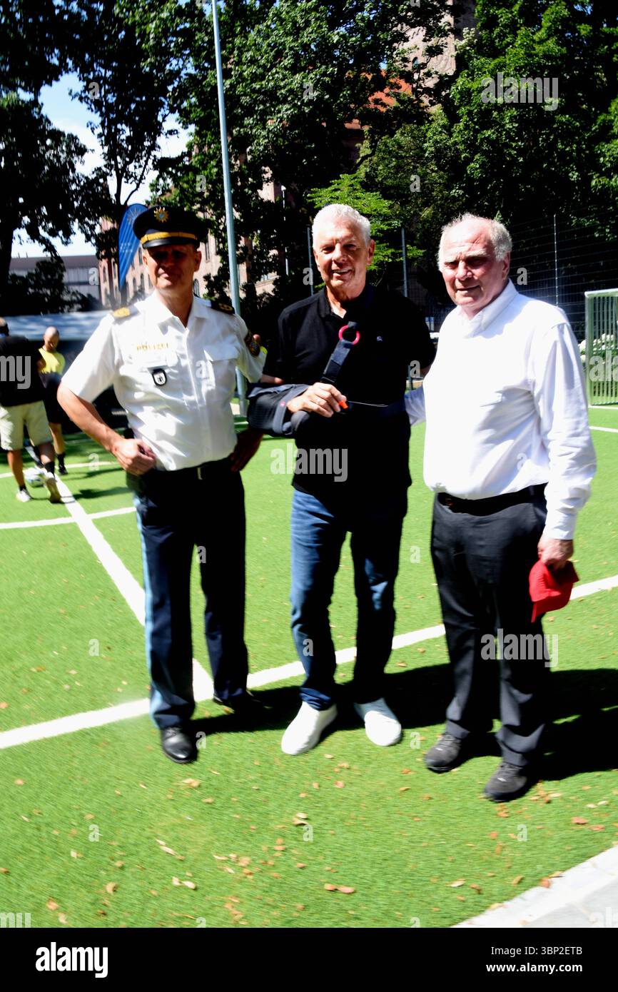 Thomas Hampel Polizeipraesident Dieter Reiter Oberbuergermeister Uli Hoeness FC-Bayern ...