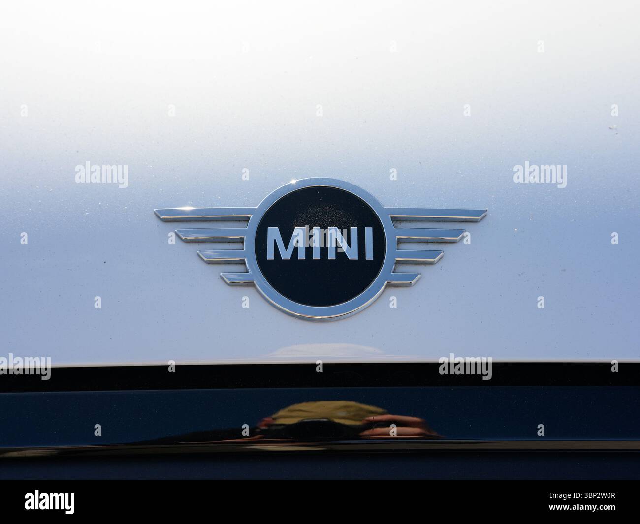 Mini cooper badge hi-res stock photography and images - Alamy