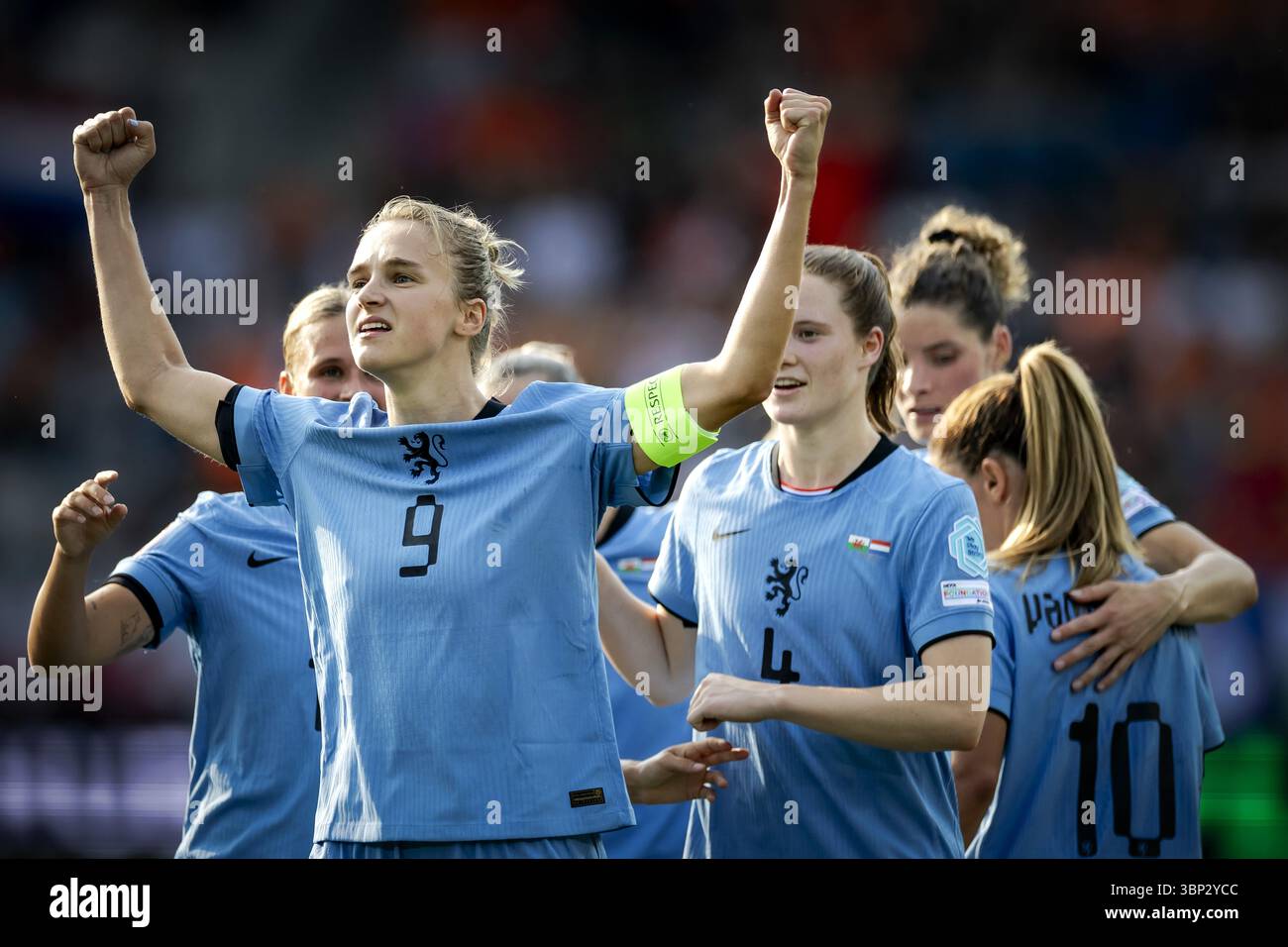 LUZERN- (l-r) Vivianne Miedema of Holland Veerle Buurman of Holland ...