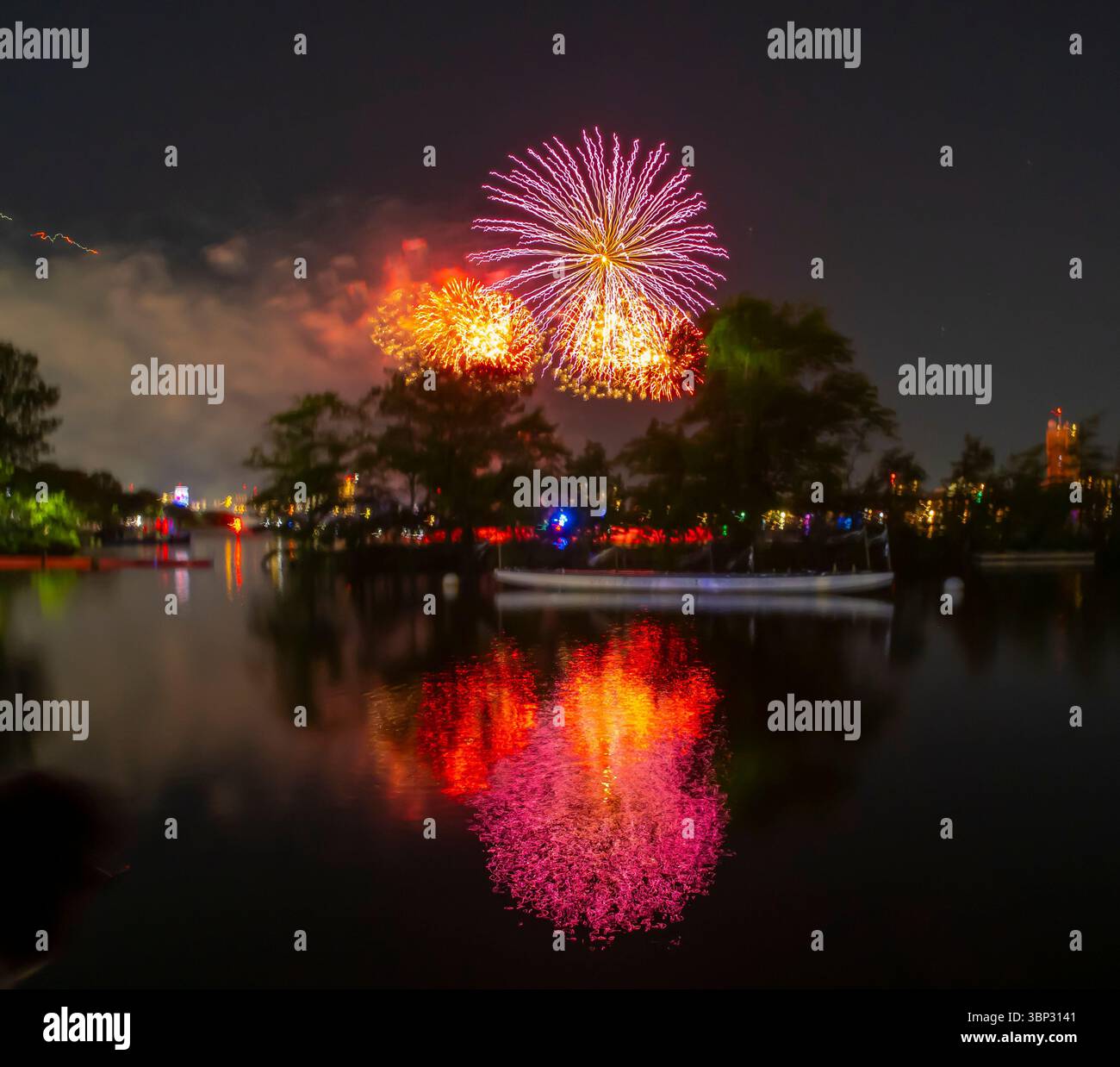 Boston, Massachusetts, USA. 4th July, 2025. Fireworks over the Charles ...