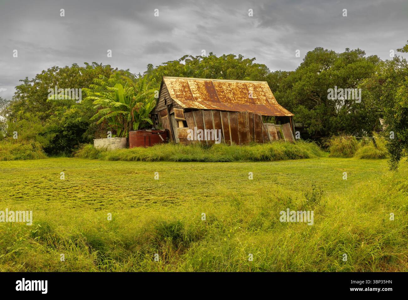 Rural solitude and decay hi-res stock photography and images - Alamy