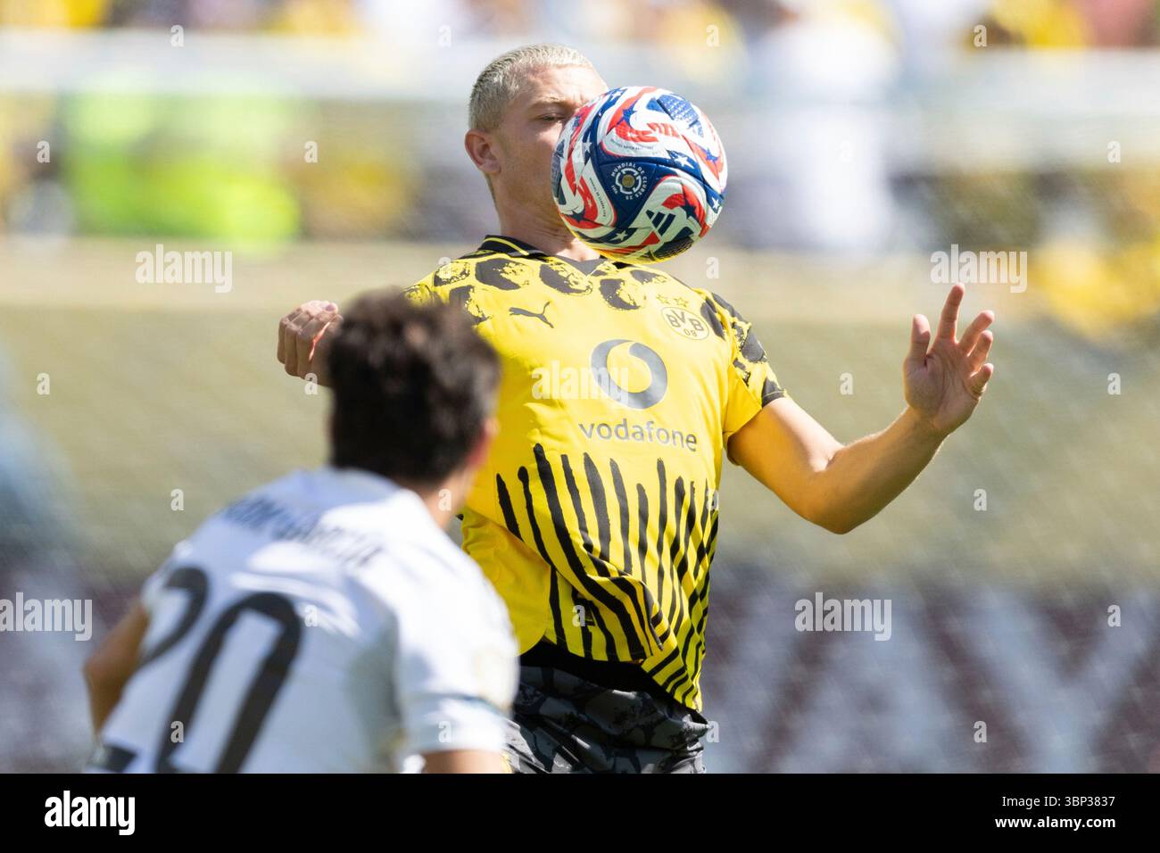 EAST RUTHERFORD, NJ - JULY 05: Julian Ryerson #26 of Borussia Dortmund ...