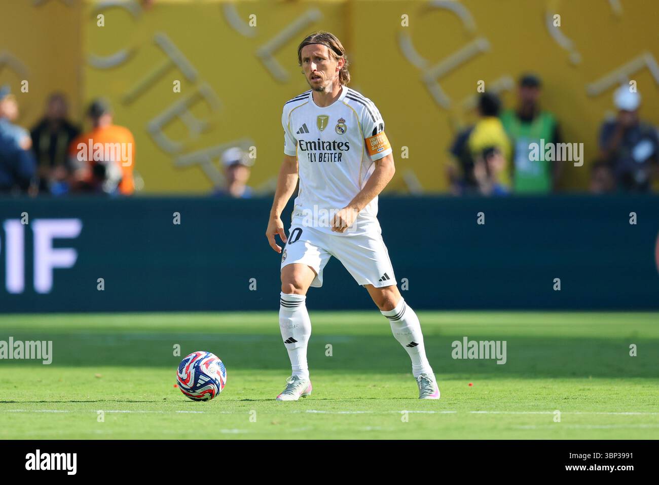 EAST RUTHERFORD, NJ - JULY 05: Luka Modric #10 of Real Madrid CF ...