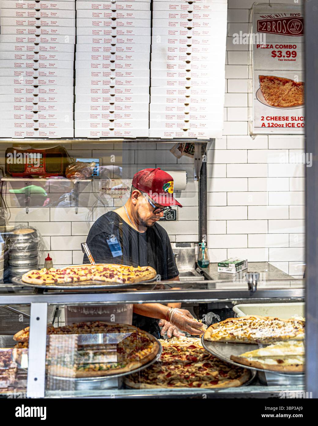 Street vendors manhattan new york hi-res stock photography and images ...