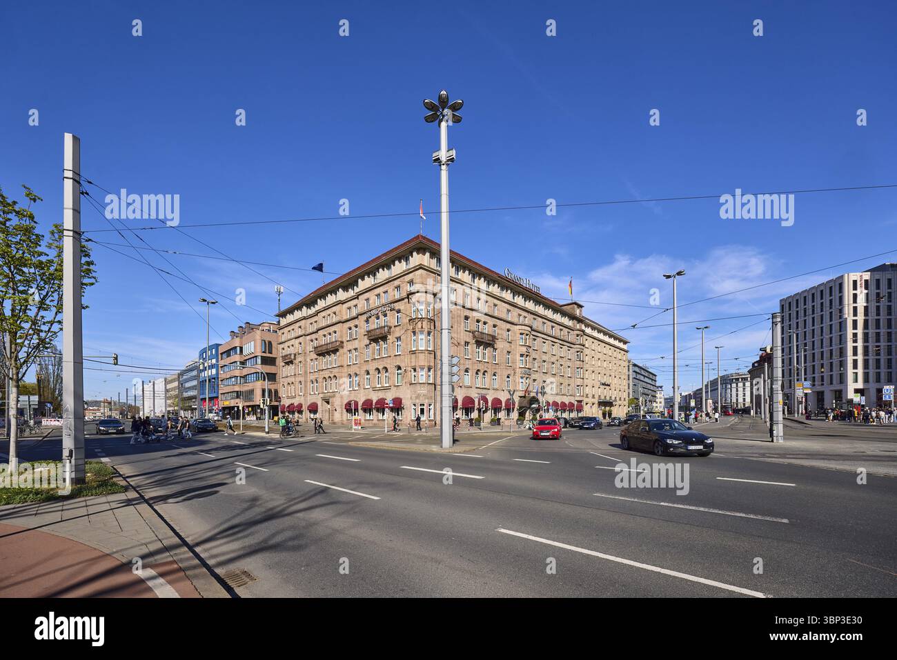 Le Meridien Grand Hotel Nuremberg, Marriott Hotels, traffic area, road ...