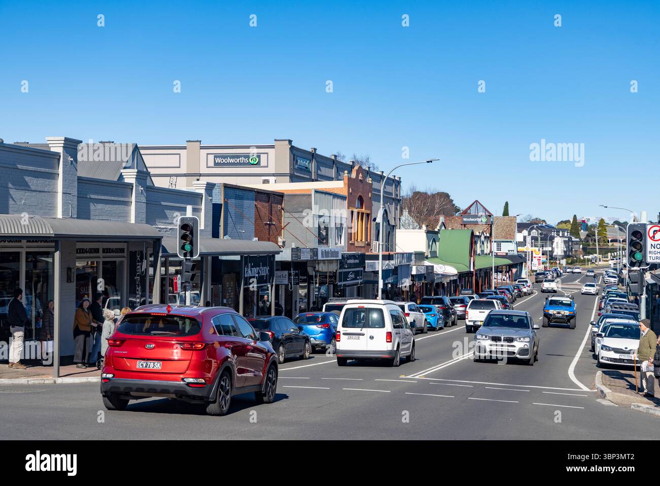 Bowral town centre, Bong Bong high street in Bowral with shops and ...