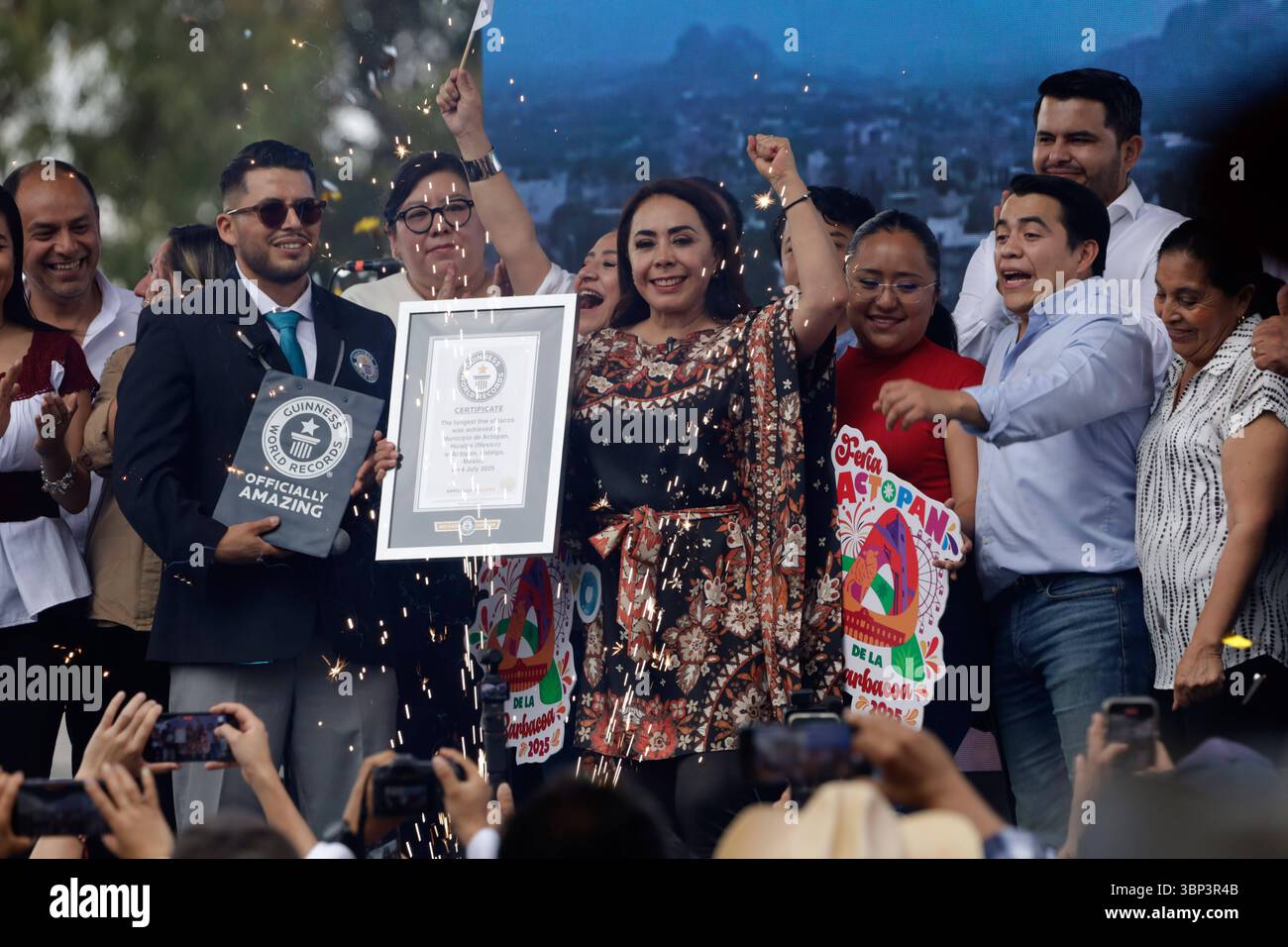 Guinness World Record For The Largest Barbacoa Taco Mayor of Actopan ...