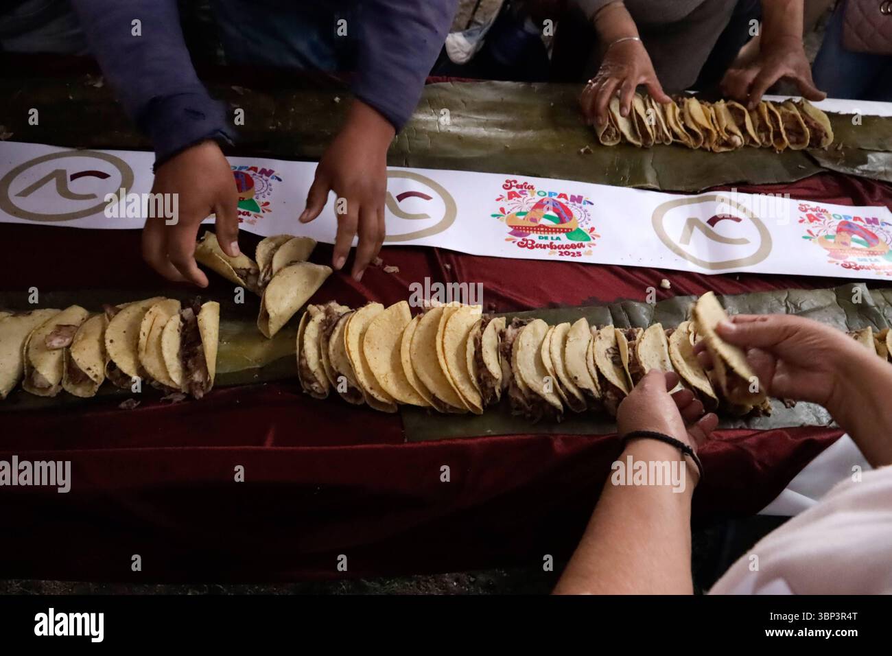 Guinness World Record For The Largest Barbacoa Taco Taqueros from the ...