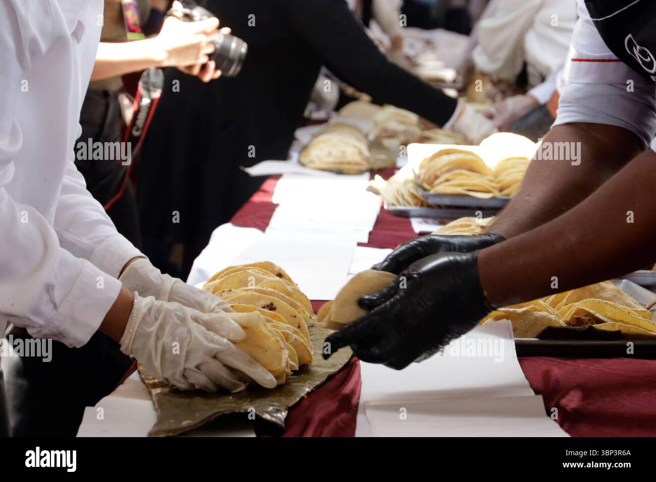 Guinness World Record For The Largest Barbacoa Taco Taqueros from the ...