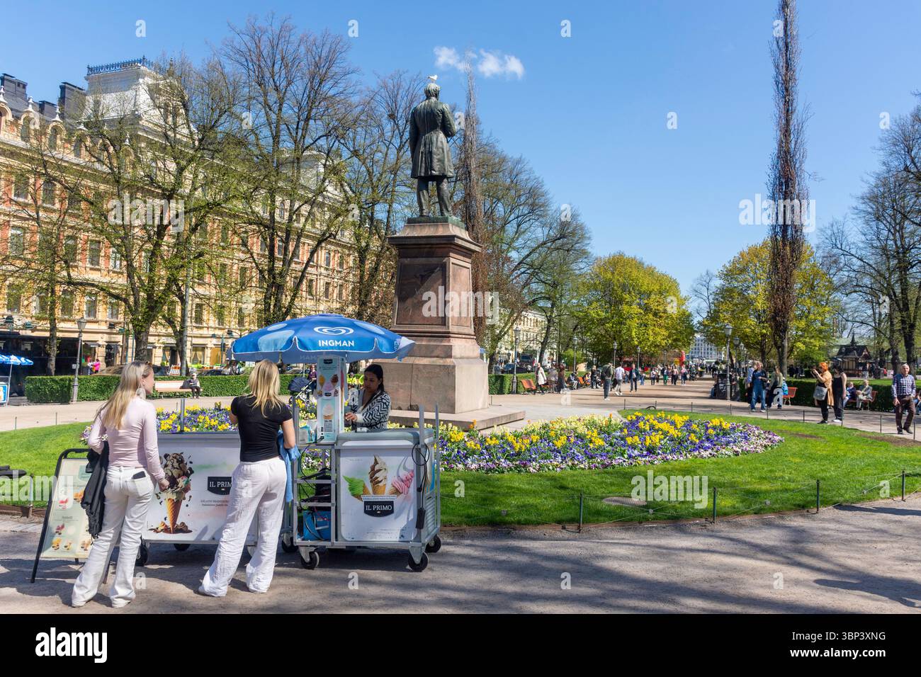 Ice cream stall on The Esplanade (Esplanadi), Kluuvi, City of Helsinki ...