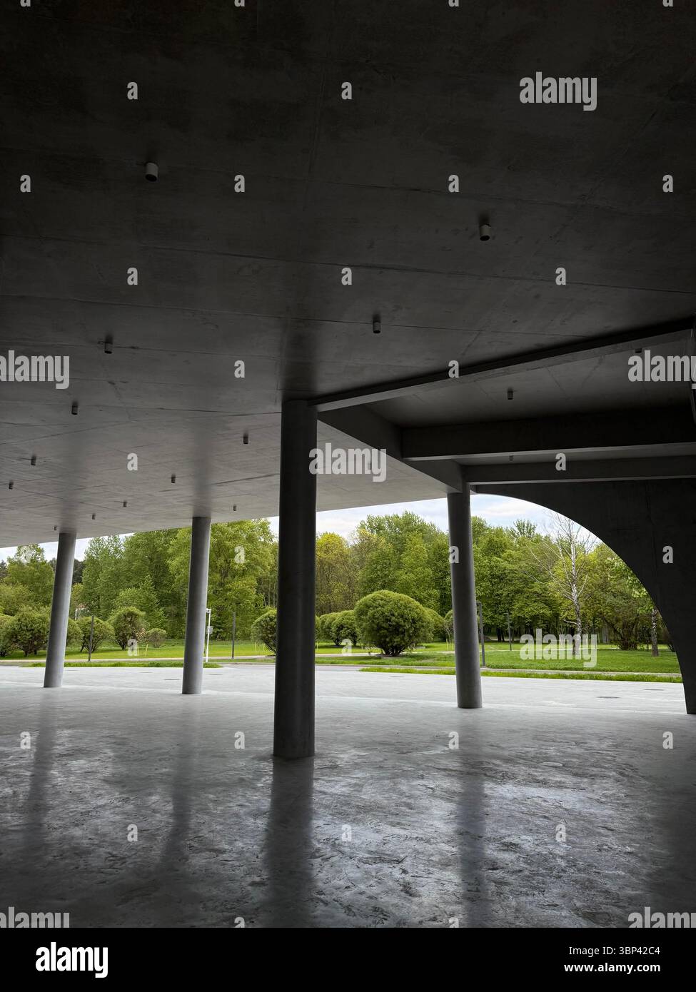 Daylight support structure hi-res stock photography and images - Alamy