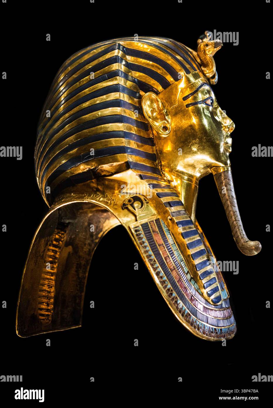 Gold death mask from the tomb of Tutankhamun (reigned c.?1332?1323 BCE ...