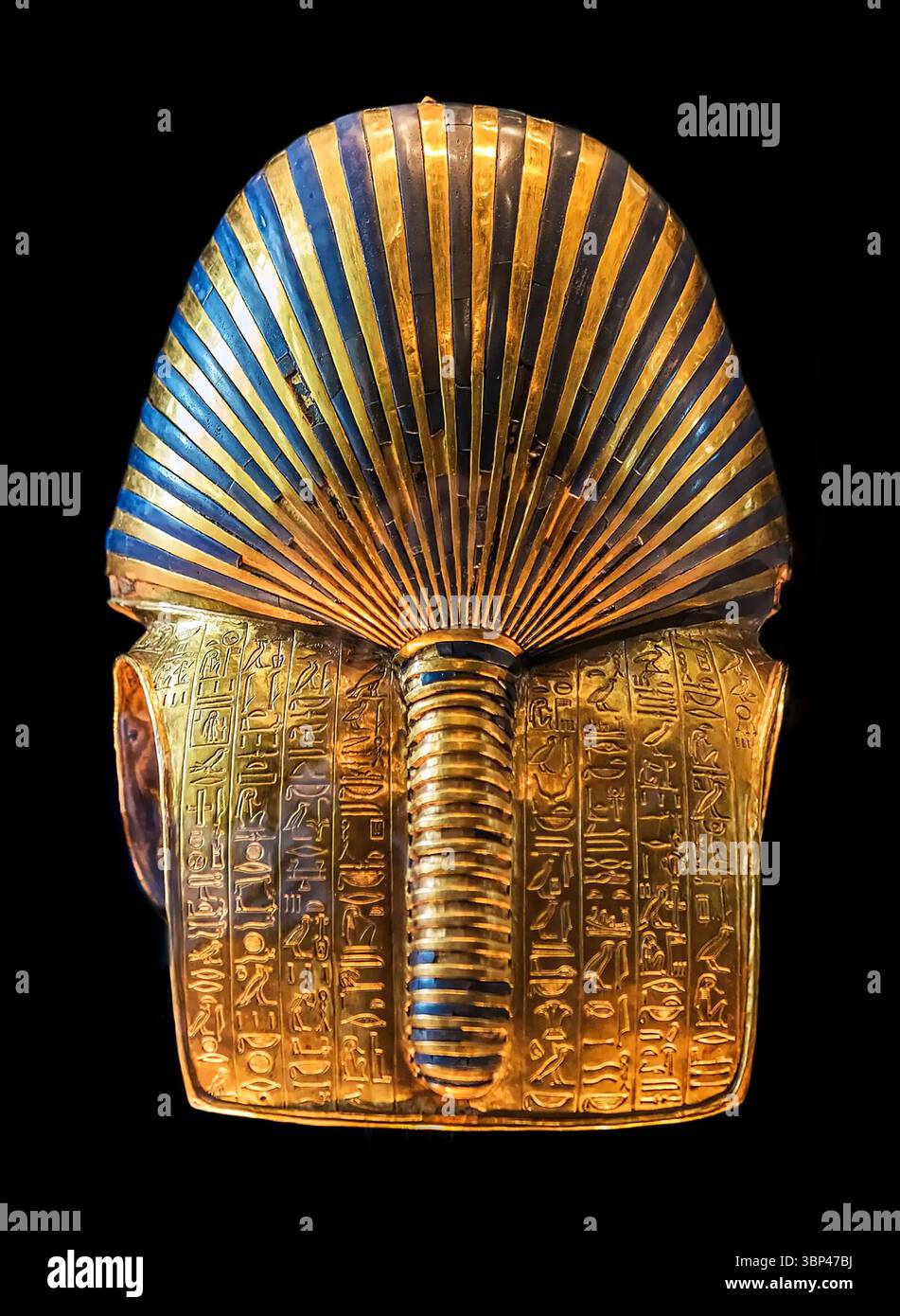 Gold death mask from the tomb of Tutankhamun (reigned c.?1332?1323 BCE ...