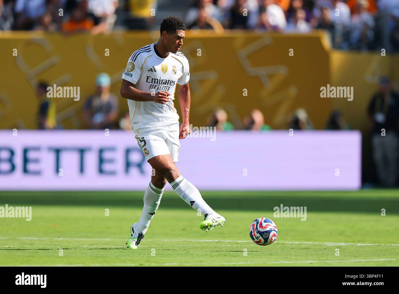EAST RUTHERFORD, NJ - JULY 05: Jude Bellingham #5 of Real Madrid CF ...