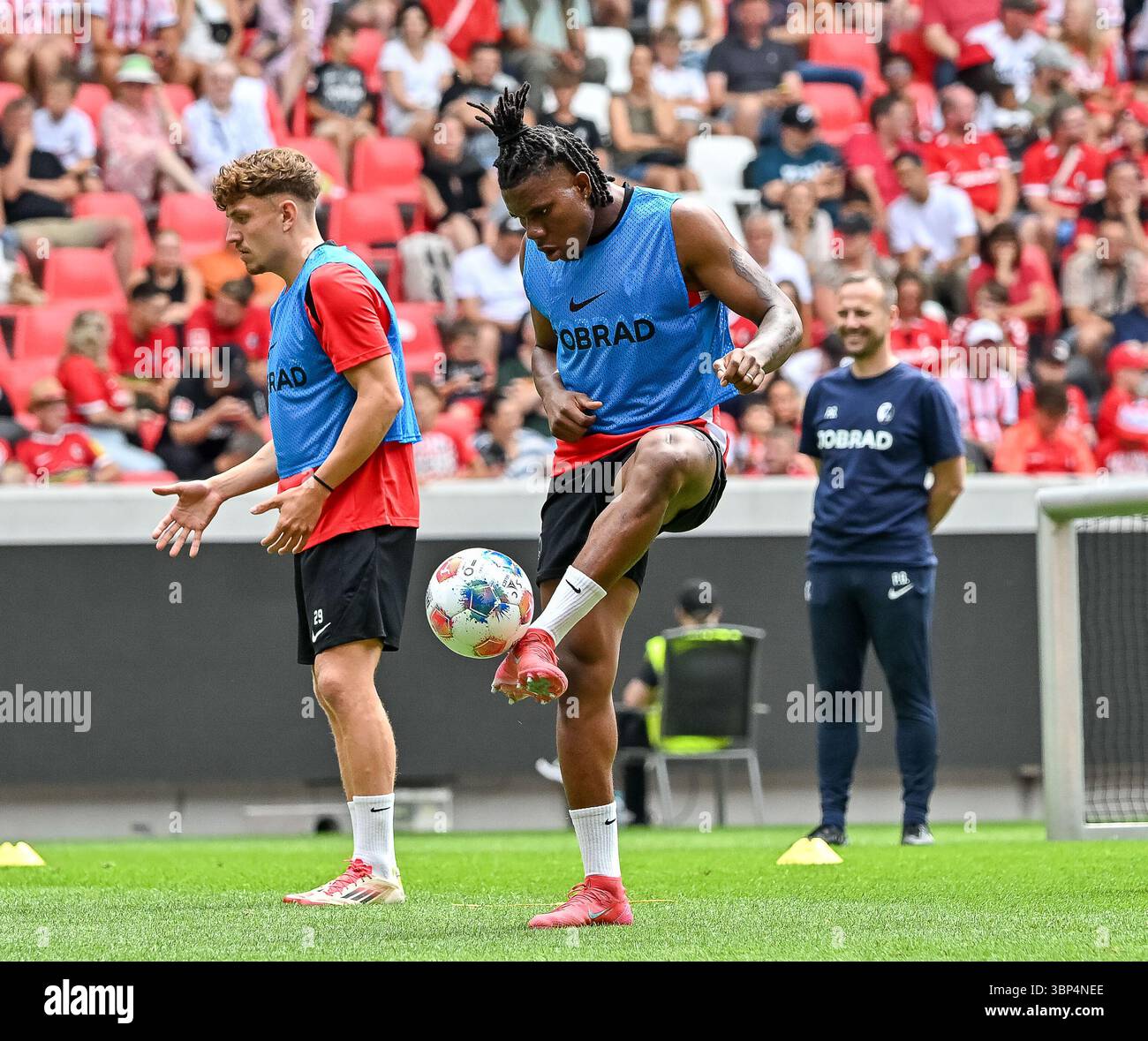 Cyriaque irie hi-res stock photography and images - Alamy