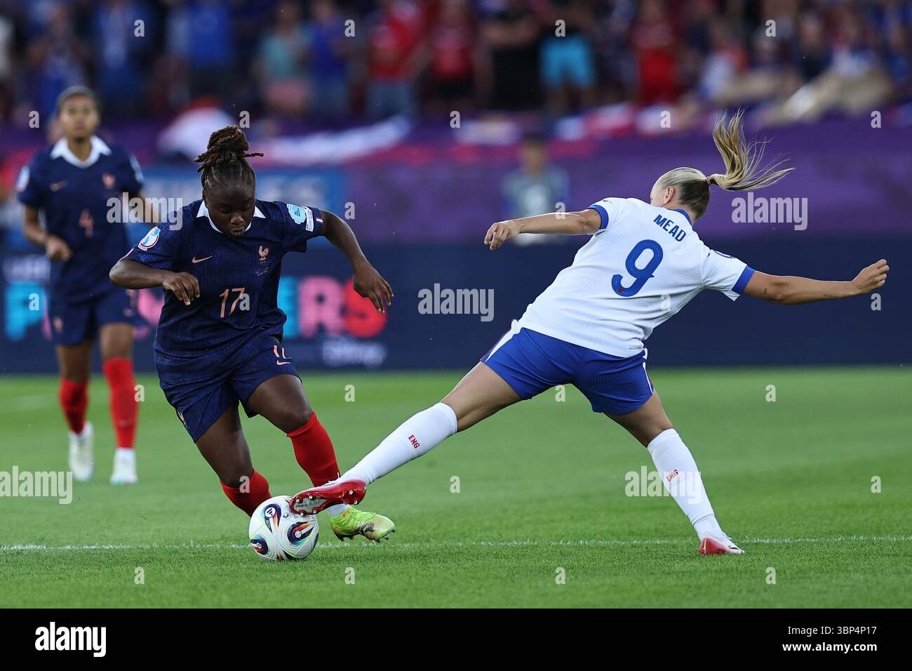 Sandy Baltimore (France Women)Beth Mead (England Women) during the UEFA ...