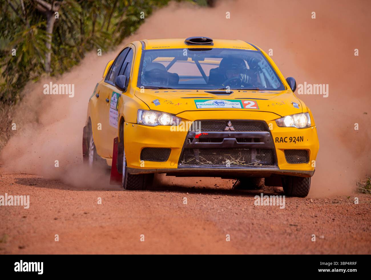 (250706) -- KIGALI, July 6, 2025 (Xinhua) -- Rwandan racer Giancarlo ...