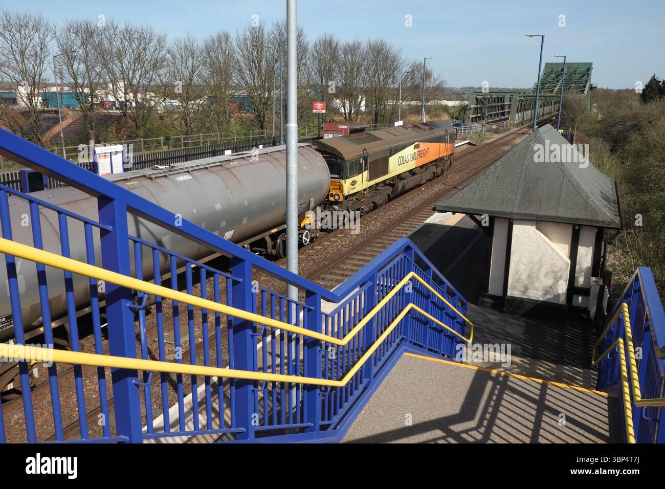 Colas Rail Class 66 loco 66849 passes through through Althorpe station ...