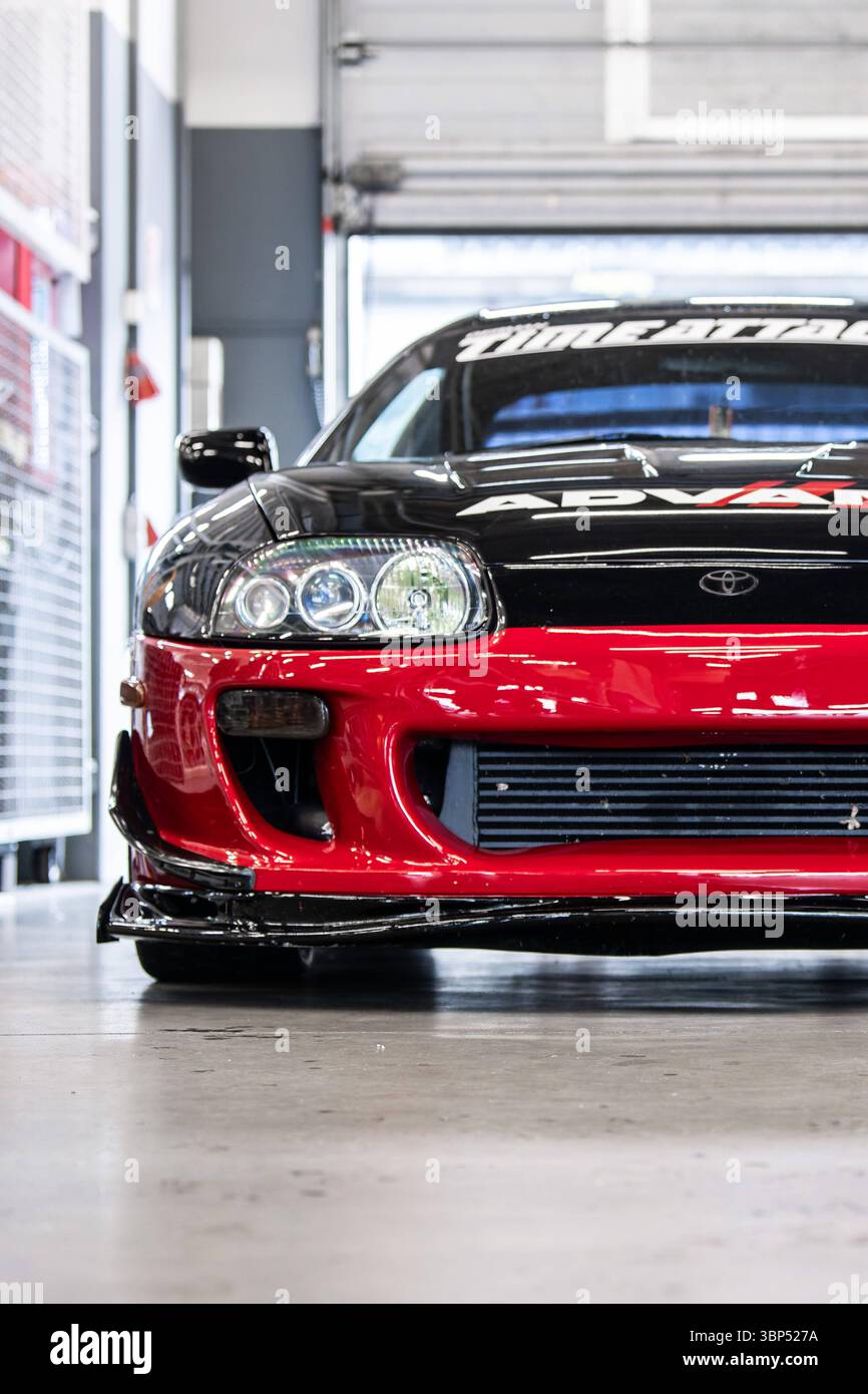 Ein Toyota Supra Mk4 steht während der Veranstaltung ãGRIP - DAS ...