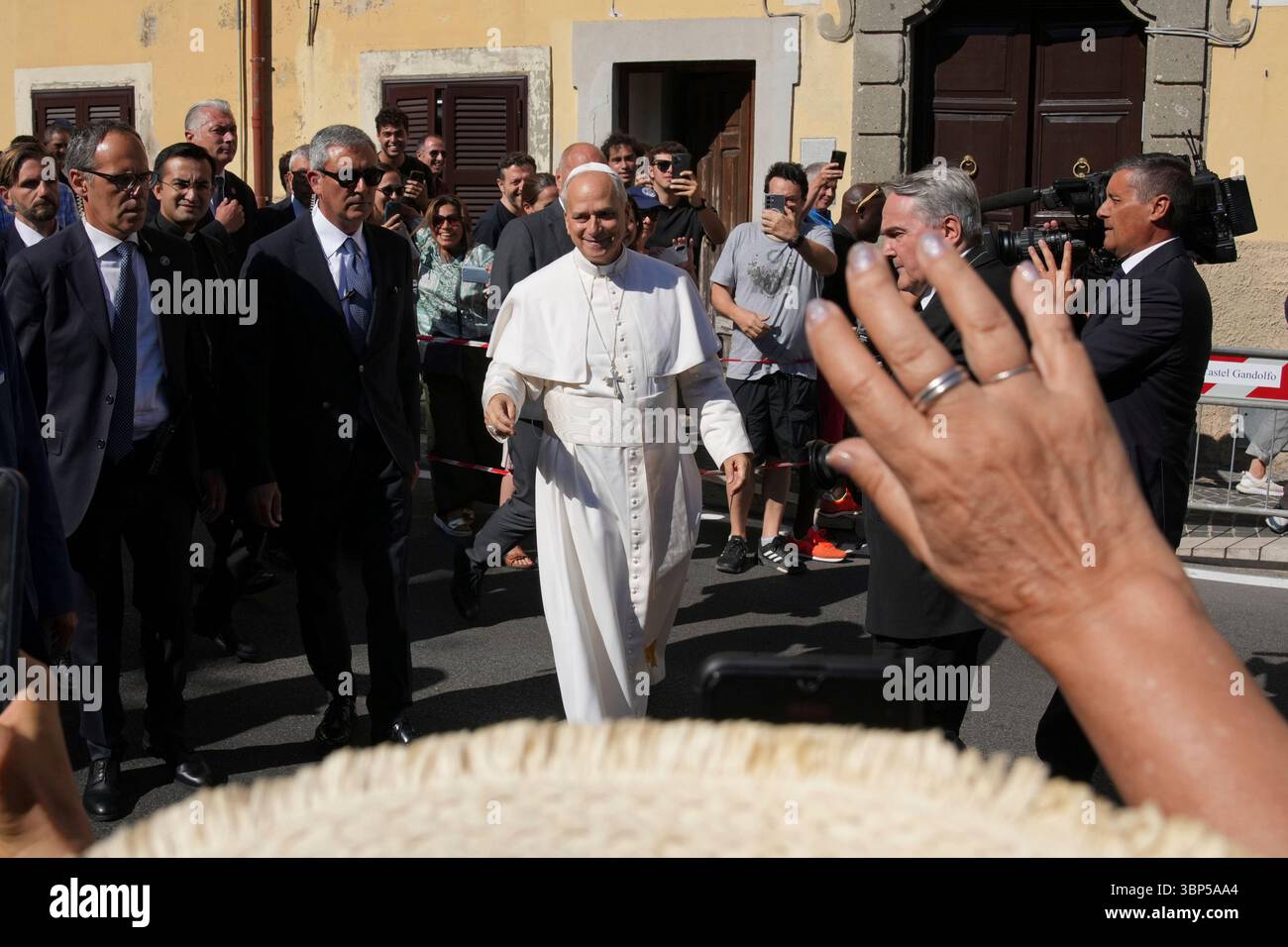 Pope Leo XIV arrives at the papal summer residence in Castel Gandolfo ...