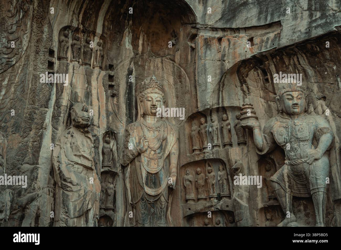 The Longmen Grottoes, the oldest evidence from the Buddhist period in ...
