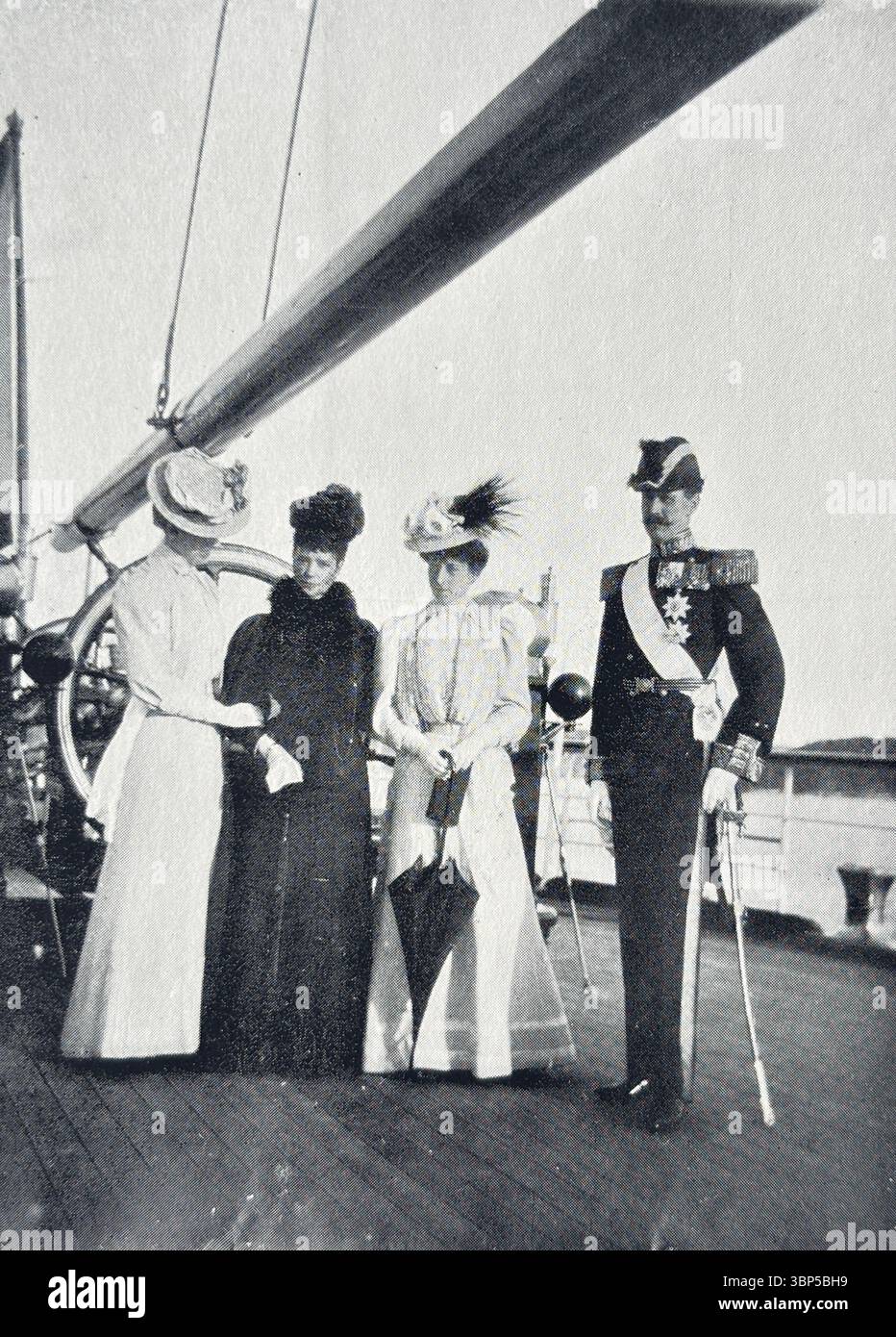 Queen Alexandra captures her sister, Empress Maria Feodorovna ...