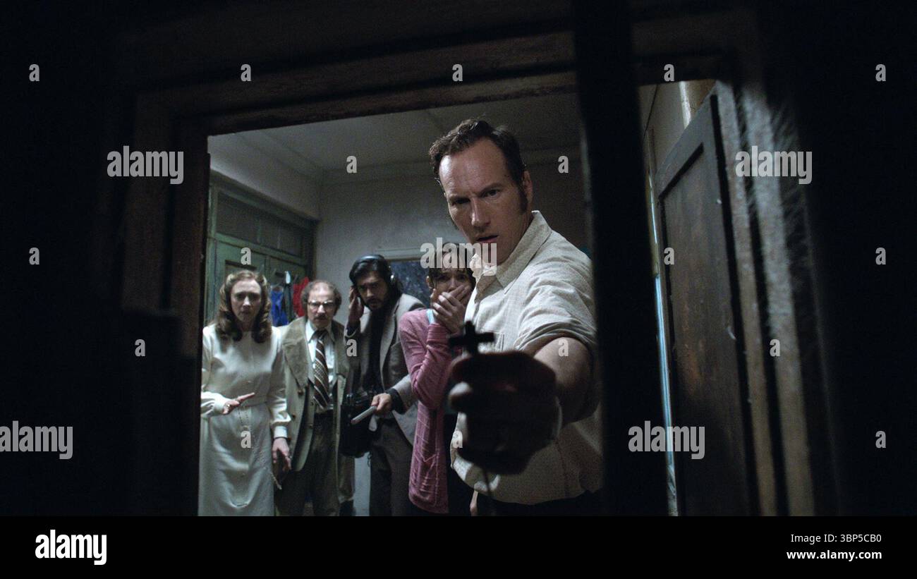 The Conjuring 2 Patrick Wilson & Vera Farmiga Stock Photo - Alamy