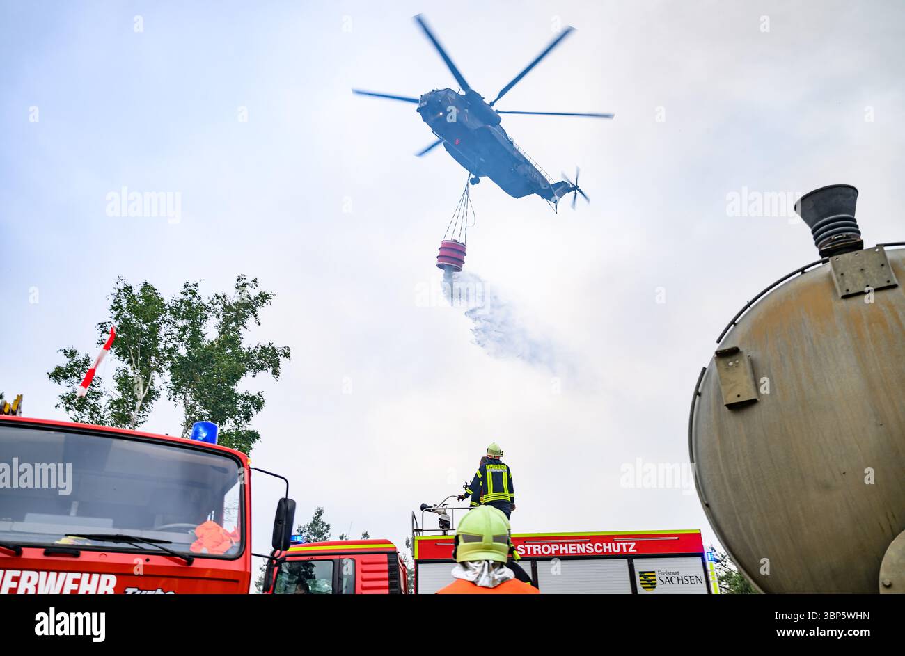 Jacobsthal, Germany. 06th July, 2025. A firefighting helicopter from ...