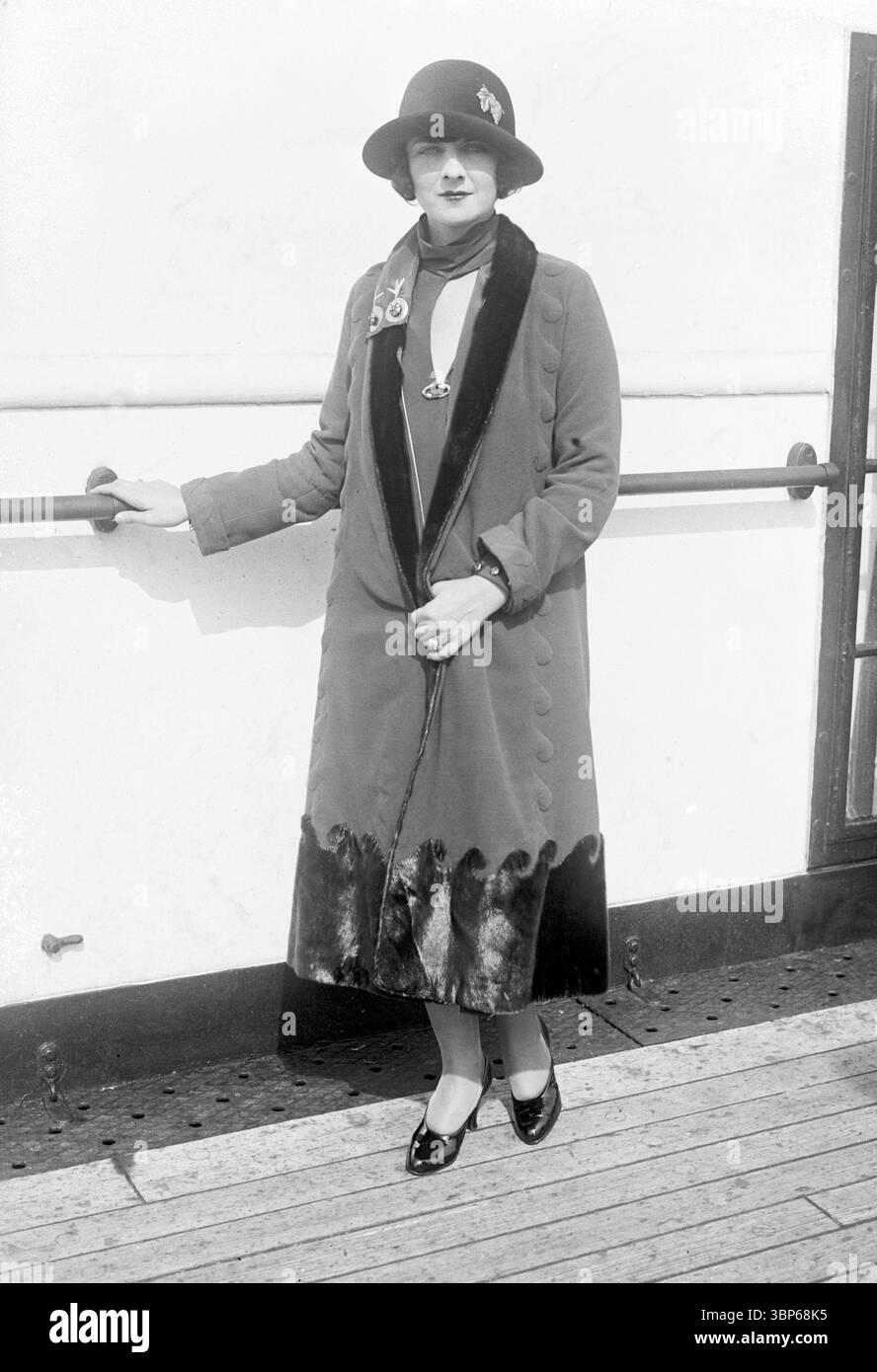 Alice Terry, Alice Frances Taaffe (1899 – 1987), American film actress ...