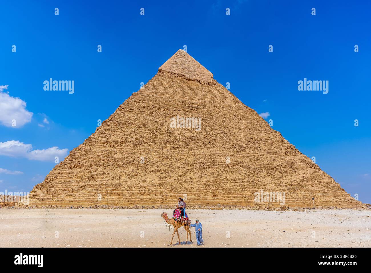 Piramide di chefren hi-res stock photography and images - Alamy