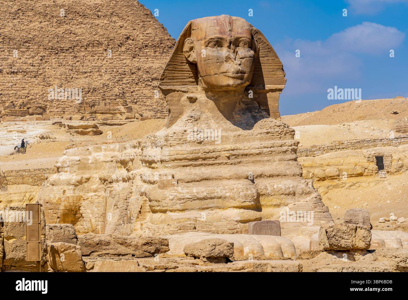 Granite sphinx ancient monument hi-res stock photography and images - Alamy