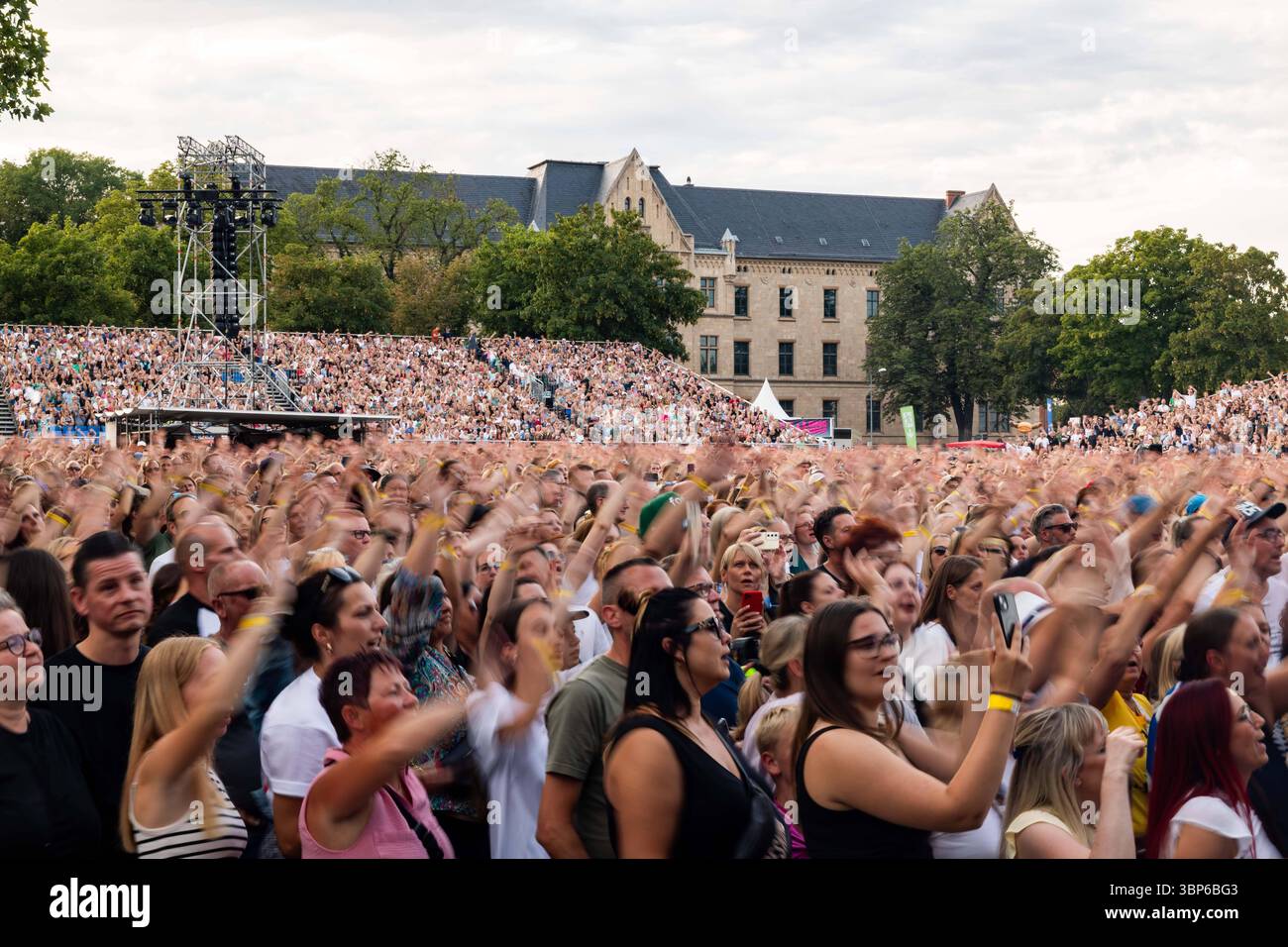 05.07.2025, GER, Kultur / Konzert, Domplatz Open Air 2025, Clueso Als Main Act stand Clueso ...