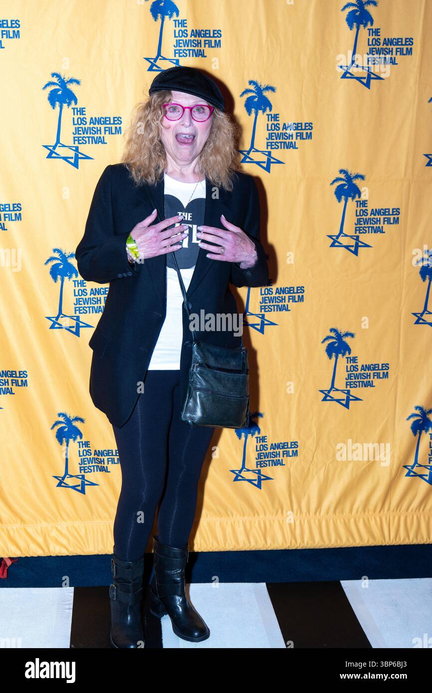 Barbra streisand and roslyn kind hi-res stock photography and images ...