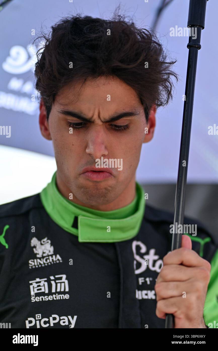 NORTHAMPTON, ENGLAND - JULY 6: Gabriel Bortoleto of Brazil and Stake F1 ...