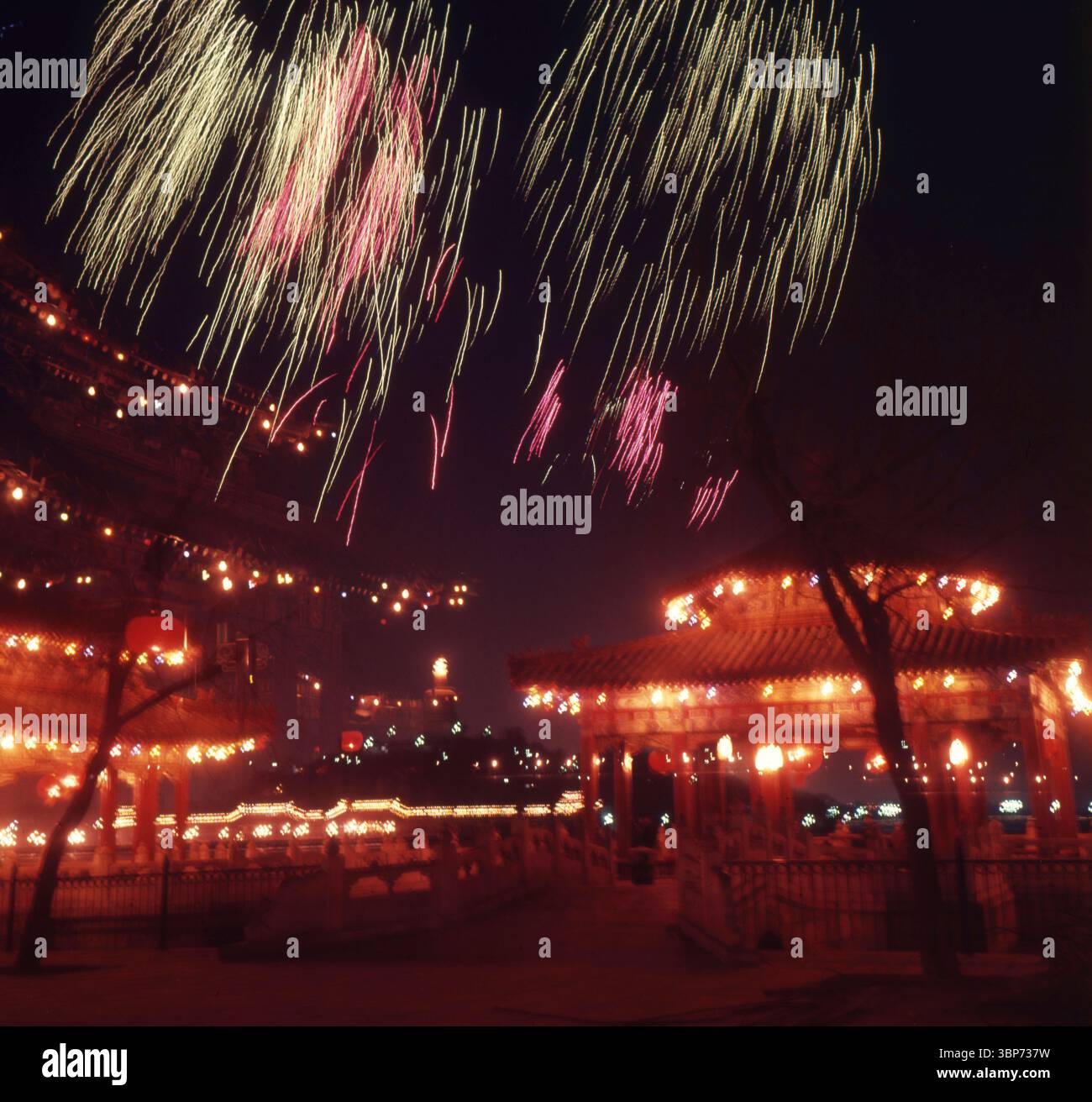 Lantern pavilion hi-res stock photography and images - Alamy