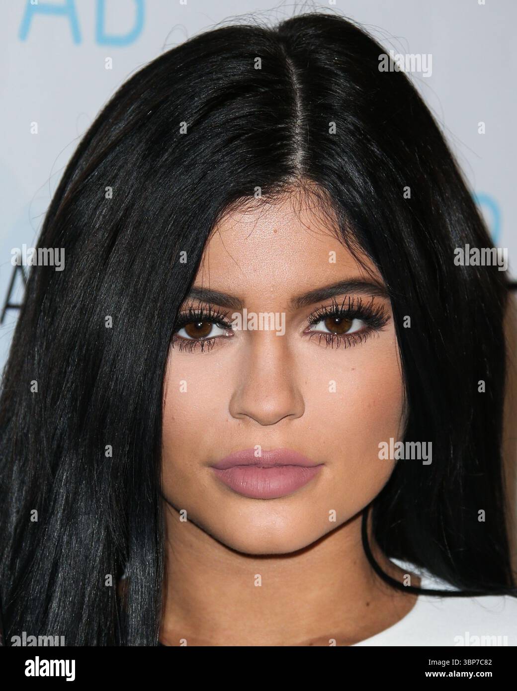 (FILE) Kylie Jenner spills plastic surgery secrets as Hollywood's ...
